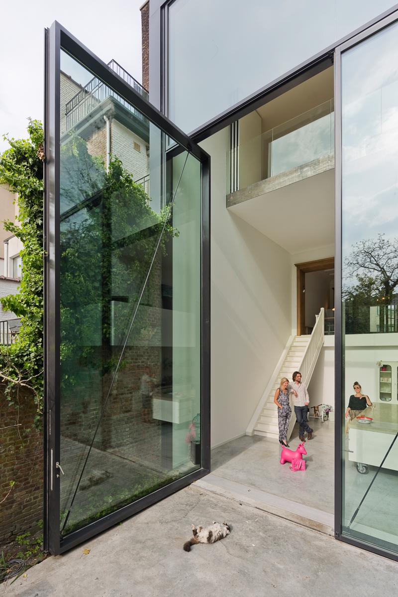 These Are The Largest Glass Pivoting Doors In The World CONTEMPORIST
