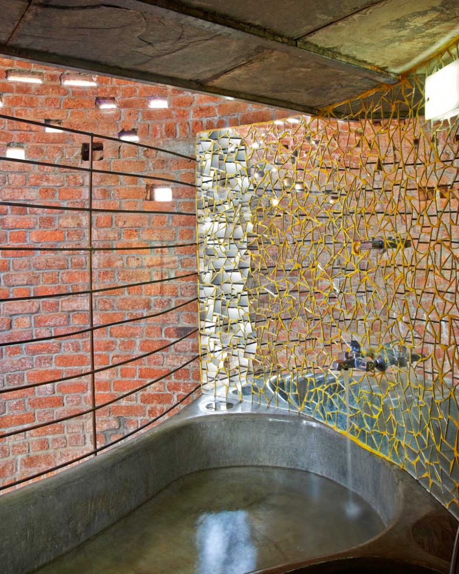 The Brick House by iSTUDIO Architecture