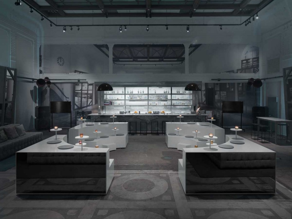 This modular seating makes it easy to switch the layout of a room