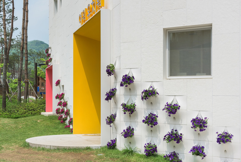 Design Detail - Walls with built-in flowerpots