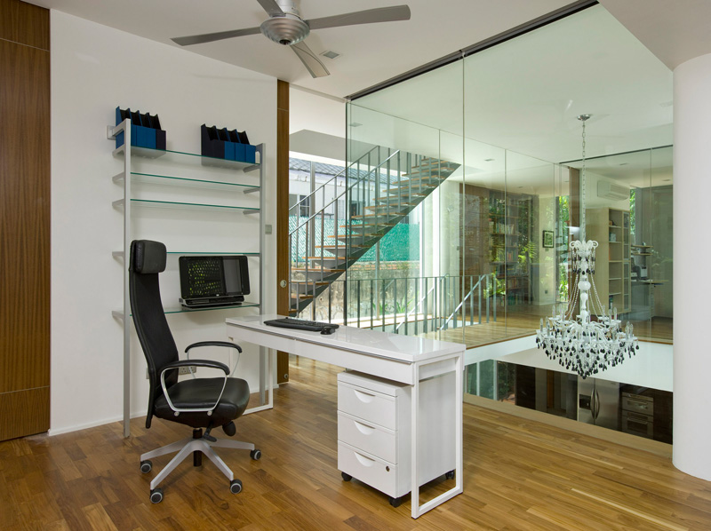 This Home's Walls Open Wide To The Outside