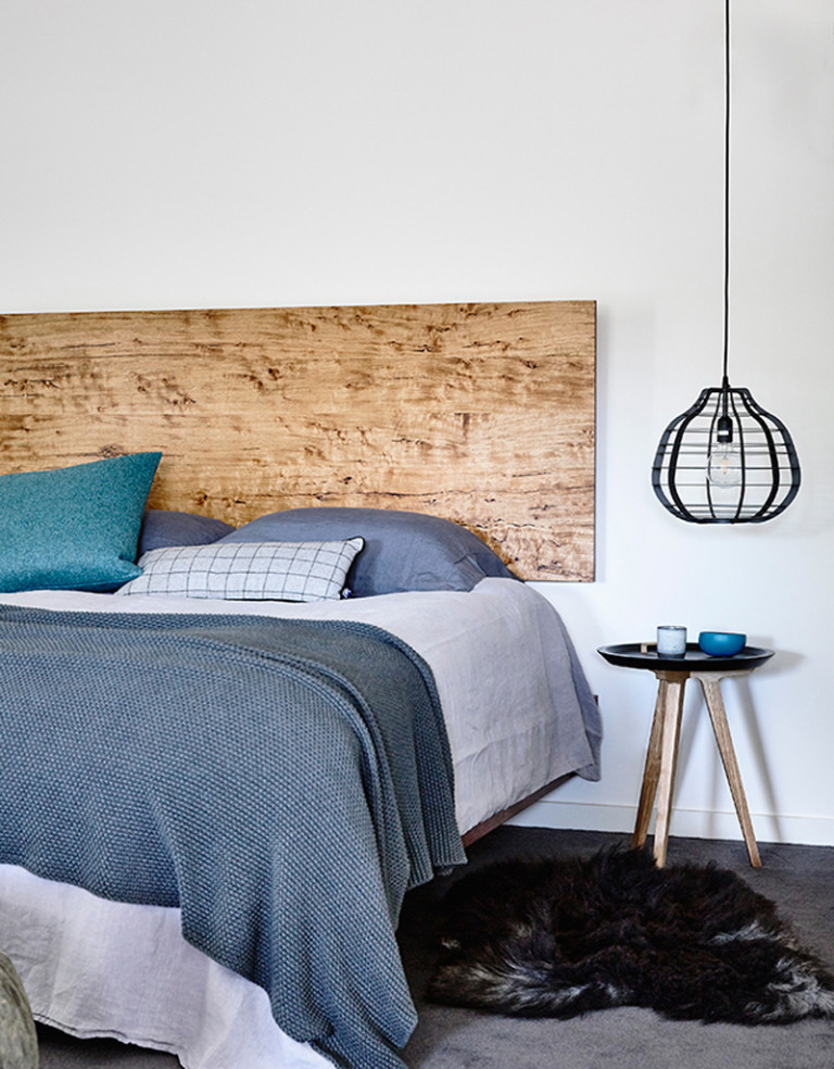21 Examples Of Bedrooms With Bedside Pendant Lights