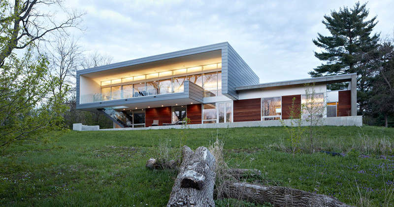 Anodized aluminum with wood accents cover this house in Illinois