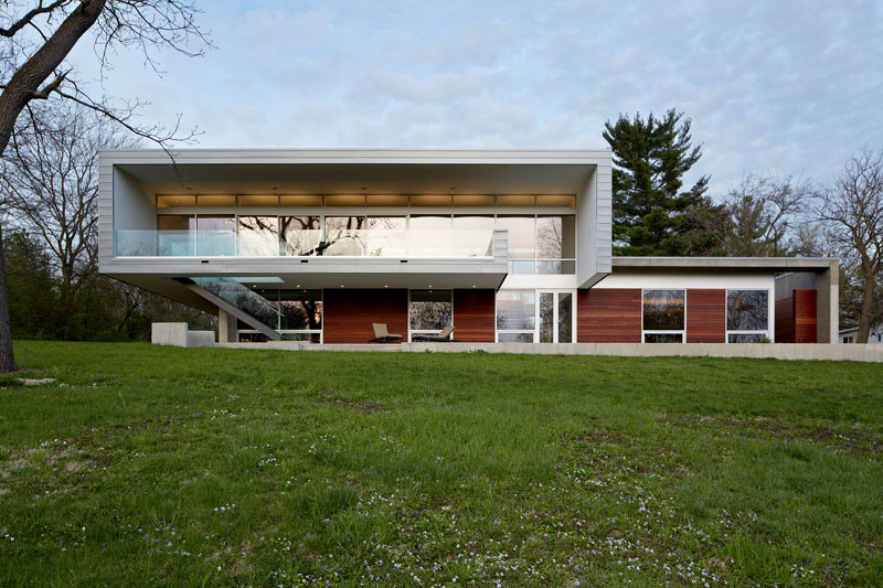 Anodized aluminum with wood accents cover this house in Illinois