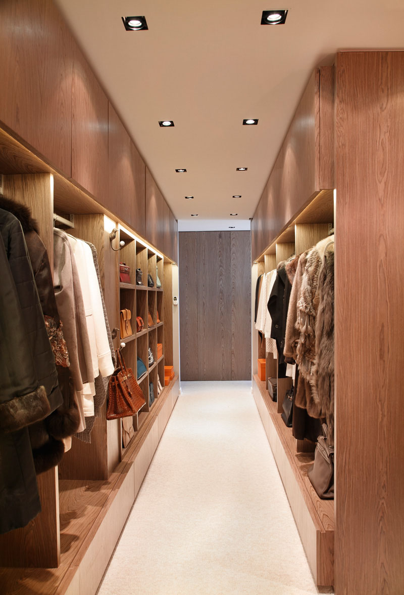 15 Examples Of Walk-In Closets To Inspire Your Next Room Make-Over