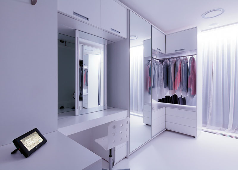 15 Examples Of Walk-In Closets To Inspire Your Next Room Make-Over