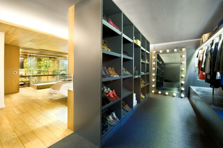 15 Examples Of Walk-In Closets To Inspire Your Next Room Make-Over