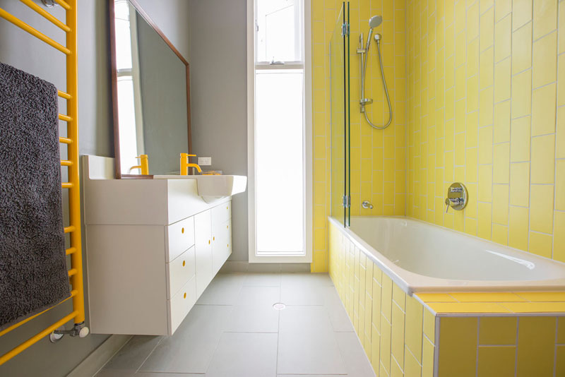 10 Inspirational Examples Of How To Include Yellow In Your Bathroom