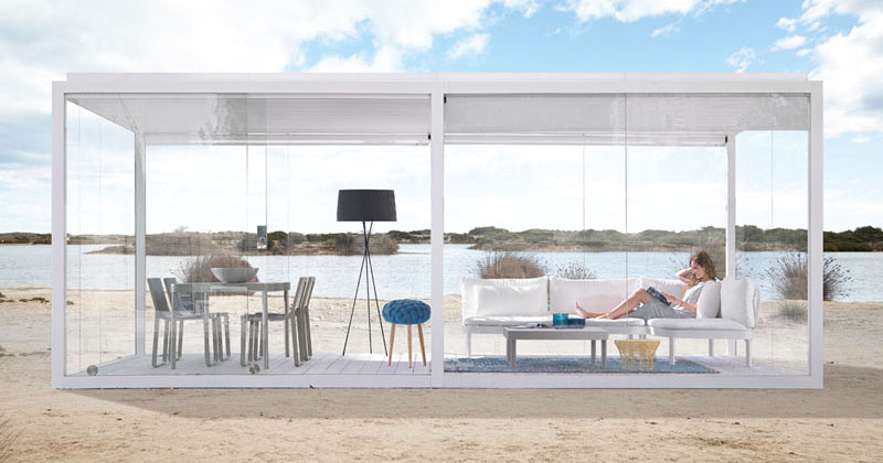 This Glass Box Lets You Enjoy The Outdoors Even When It's Windy And Cold