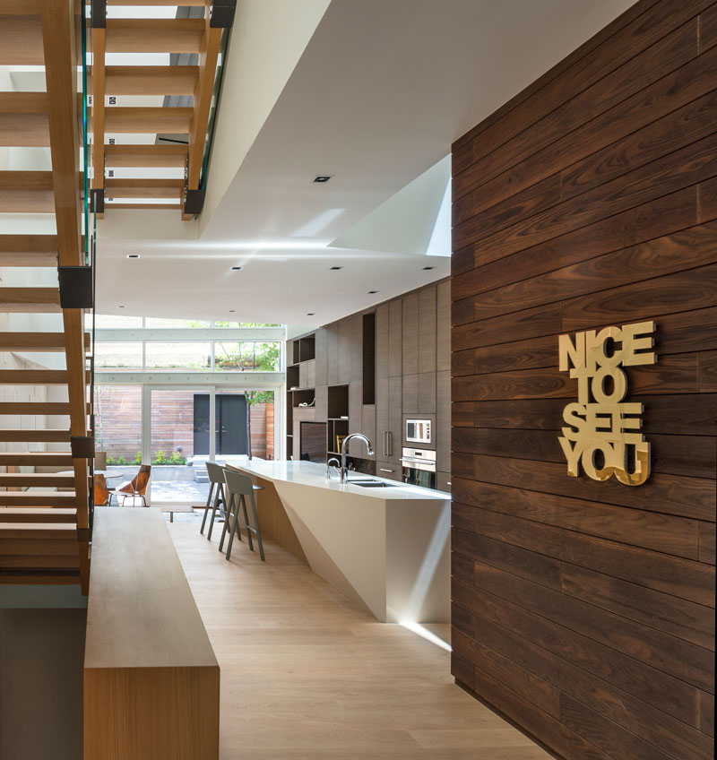 How a little split-level can help define a space