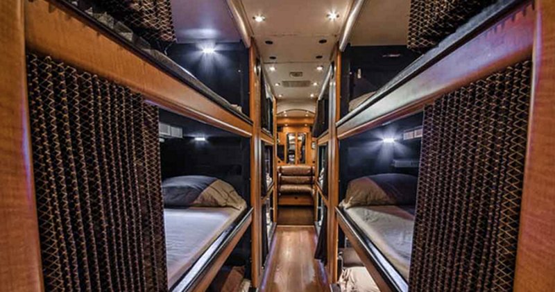 People are riding on this 'sleep bus' between San Francisco and Los ...