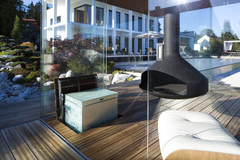 This Modern Pool House Is Surrounded By Glass