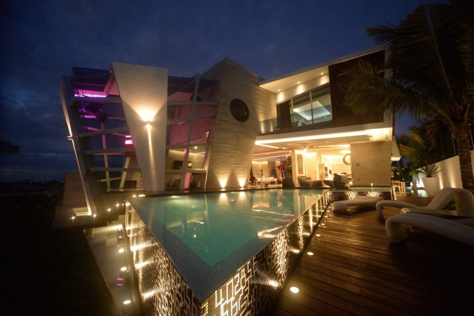 17 Inspiring Examples Of Exterior Uplighting On Houses