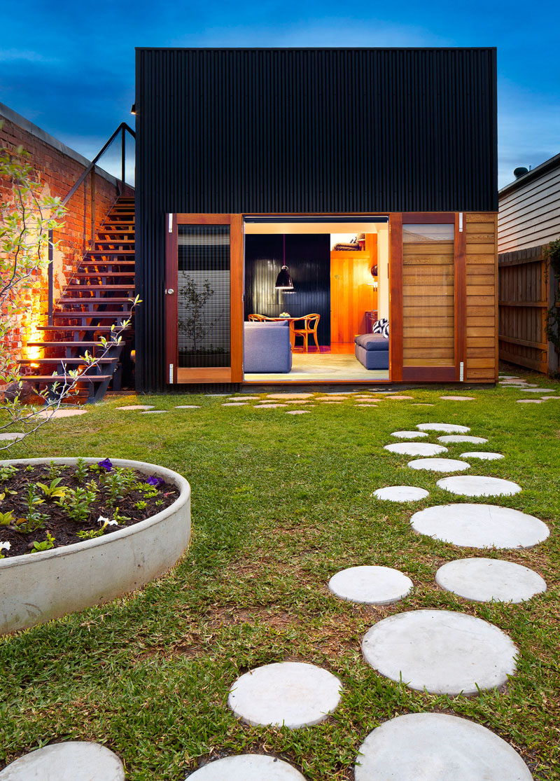10 Landscaping Ideas For Using Stepping Stones In Your Garden