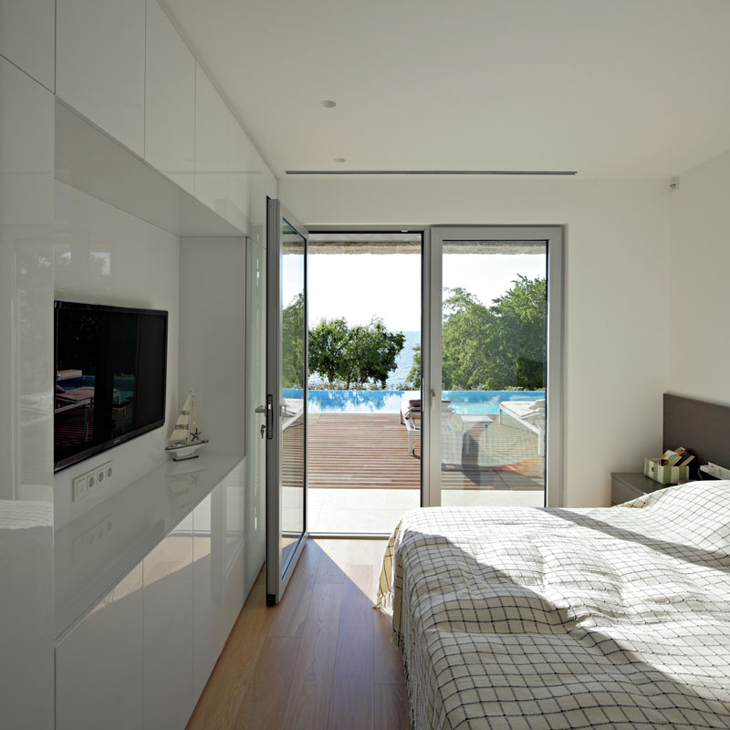 8 Ways To Include A TV In The Bedroom