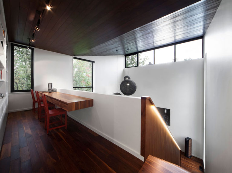 Interior Design Idea - 13 Examples Of Desks In Hallways