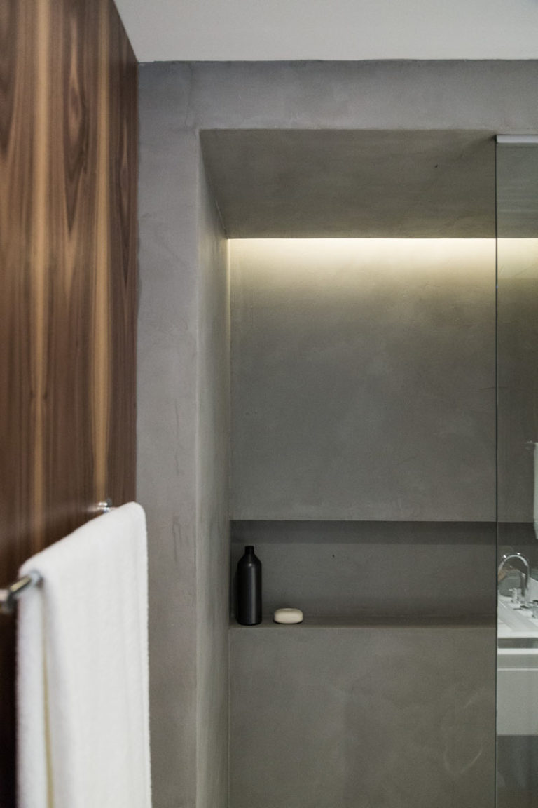 This 430 Square Foot Apartment Makes The Most Of Its Small Layout