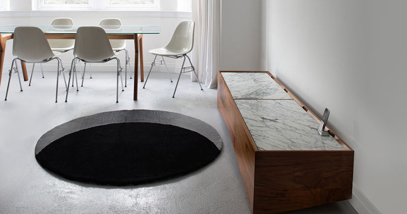 This Rug Is Designed To Create An Optical Illusion That Looks Like ...