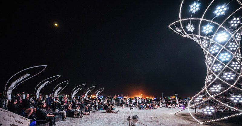 The 37-Foot Tall Interactive Art Installation Named Ilumina That Lit Up ...