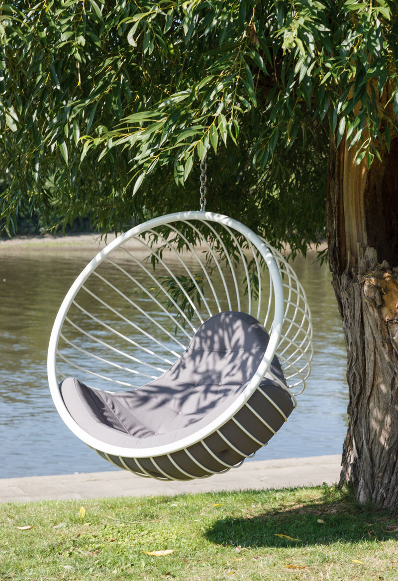 Ben Rousseau Has Re-Interpreted The Iconic 1960’s Bubble Chair
