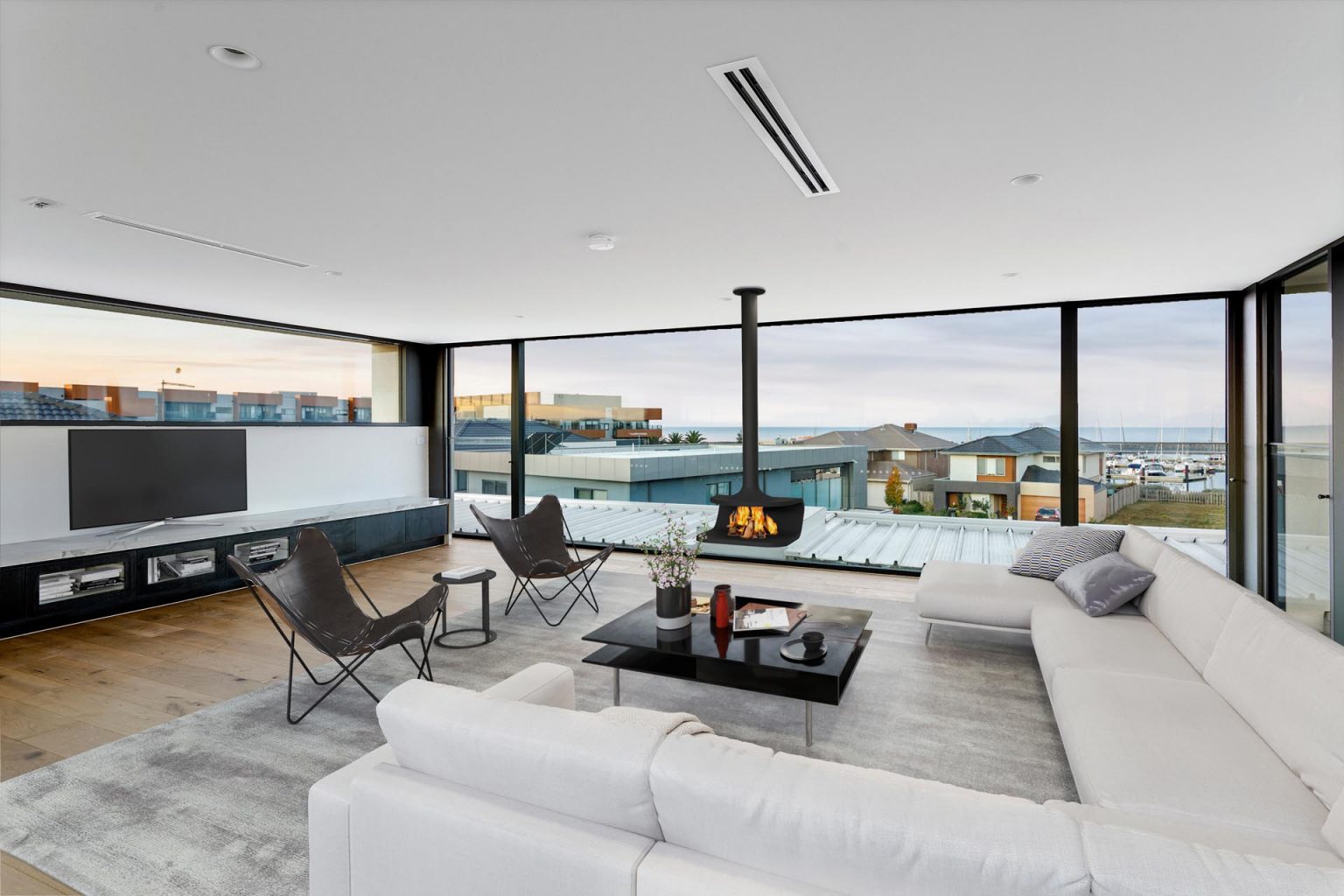 The Living Room Was Placed On The Top Floor Of This Home So They Could ...