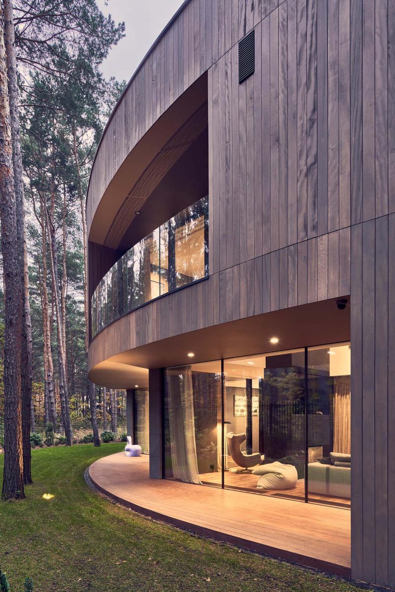This Circular Shaped Home Was Designed To Wrap Around A Central Garden
