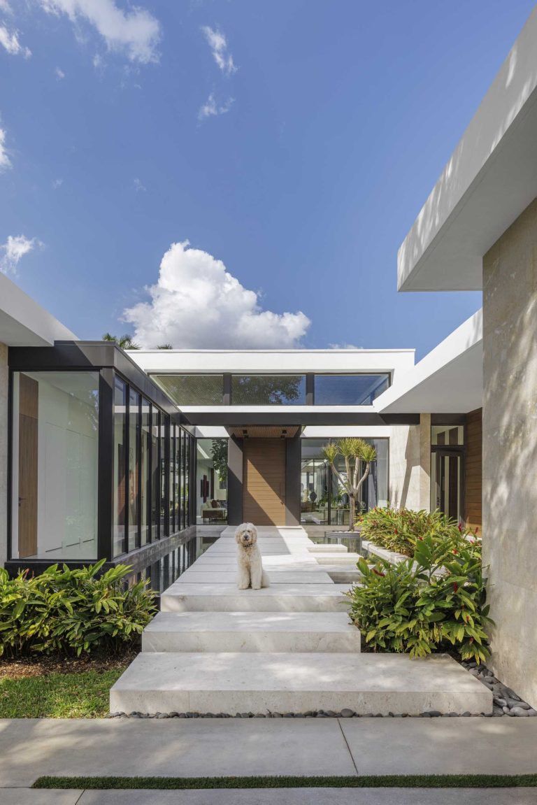 Clerestory Windows Invite The Light Into This Modern Home In Miami