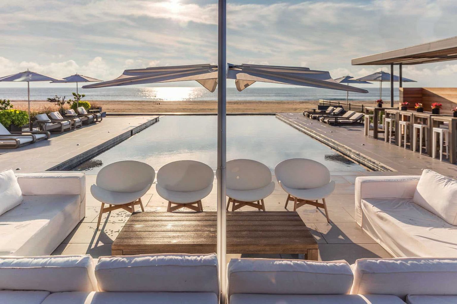 This Hurricane Proof House Was Built On Top Of 12-Foot Concrete Piers ...