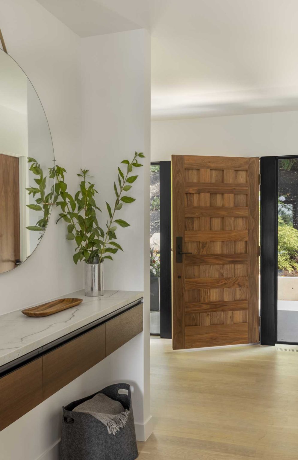 Before & After - A Remodeled 1970s Home In Seattle