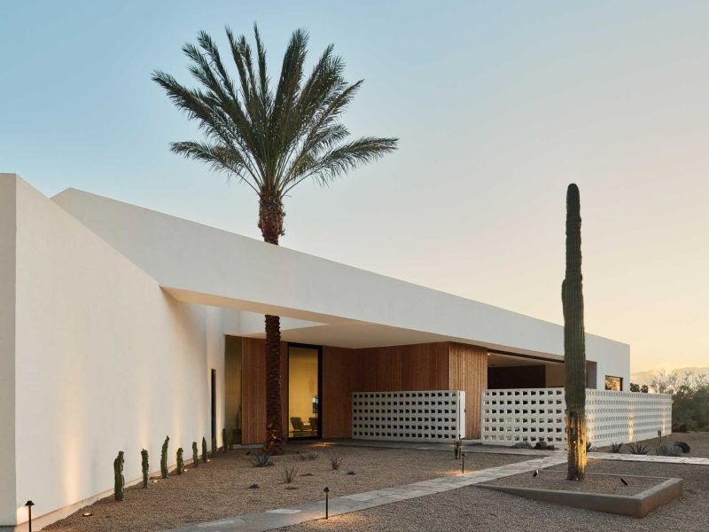 A Contemporary Desert Home With Mid-Century Modern Design Elements