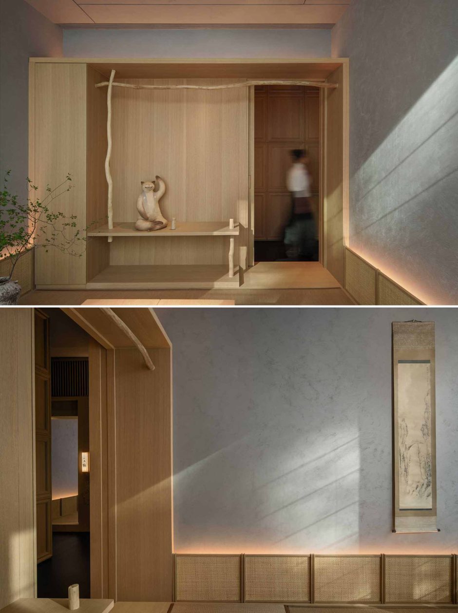 Lighting Is Used To Create A Warm Glowing Atmosphere For This Restaurant