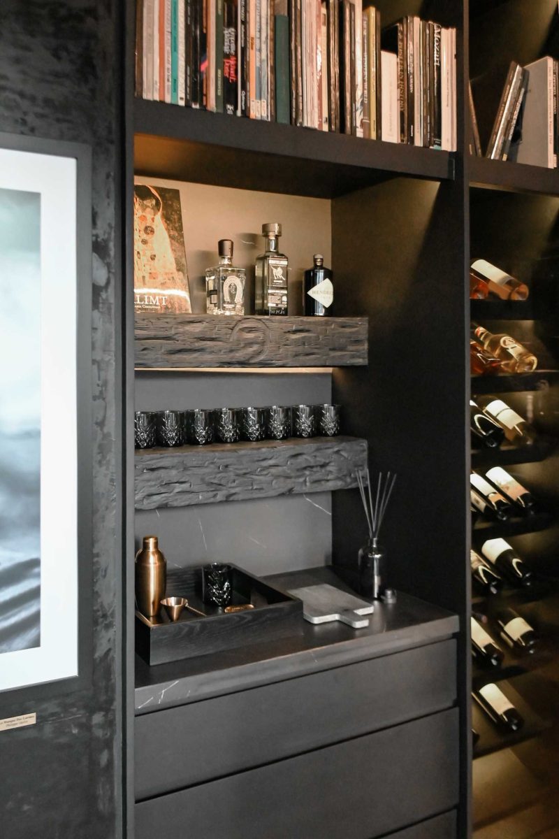 A Black Interior Gives This Apartment A Dark And Dramatic Appearance