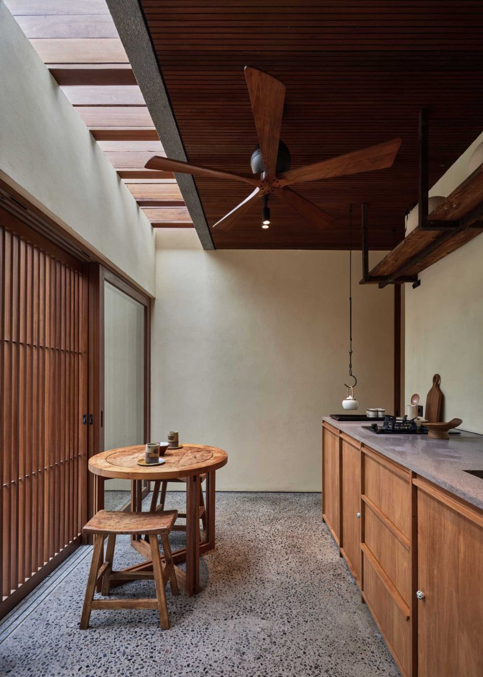 Contemporary Japanese Design Blends Seamlessly With Tropical Modernism ...