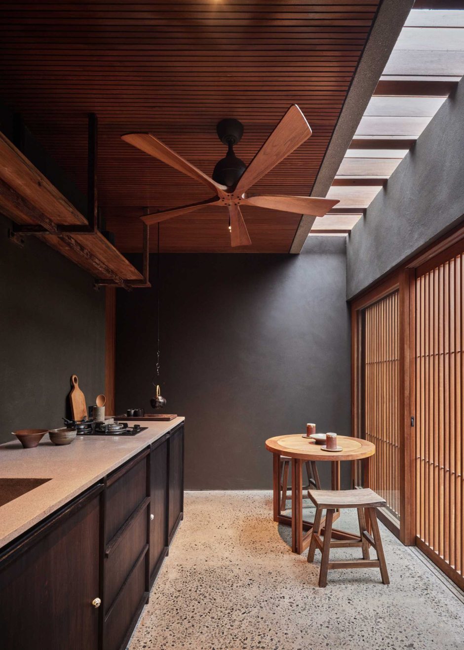 Contemporary Japanese Design Blends Seamlessly With Tropical Modernism ...