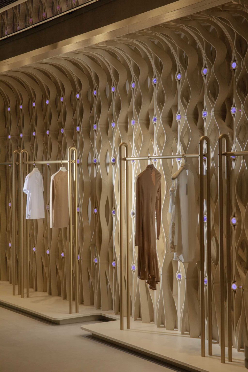 3D Printed Sculptural Walls Surround The Interior Of This New Retail Store