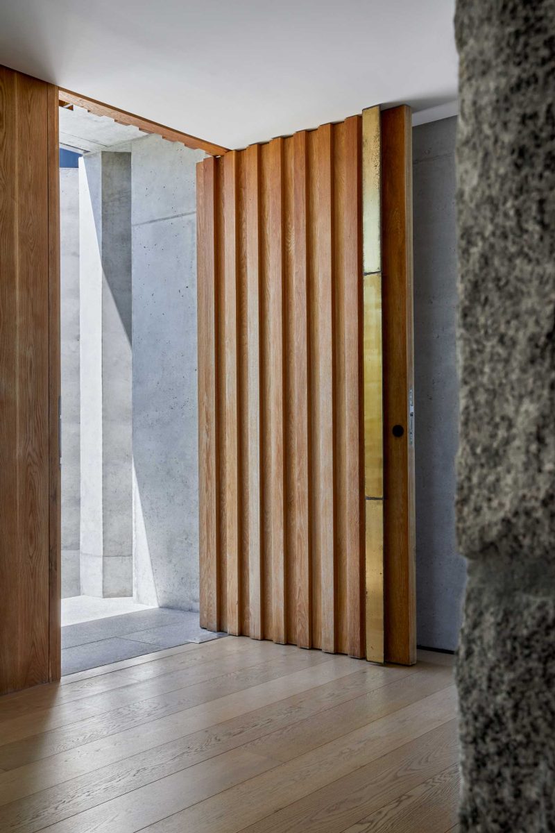 An Undulating Wood Ceiling Inspired By Ocean Waves And Nearby Mountains