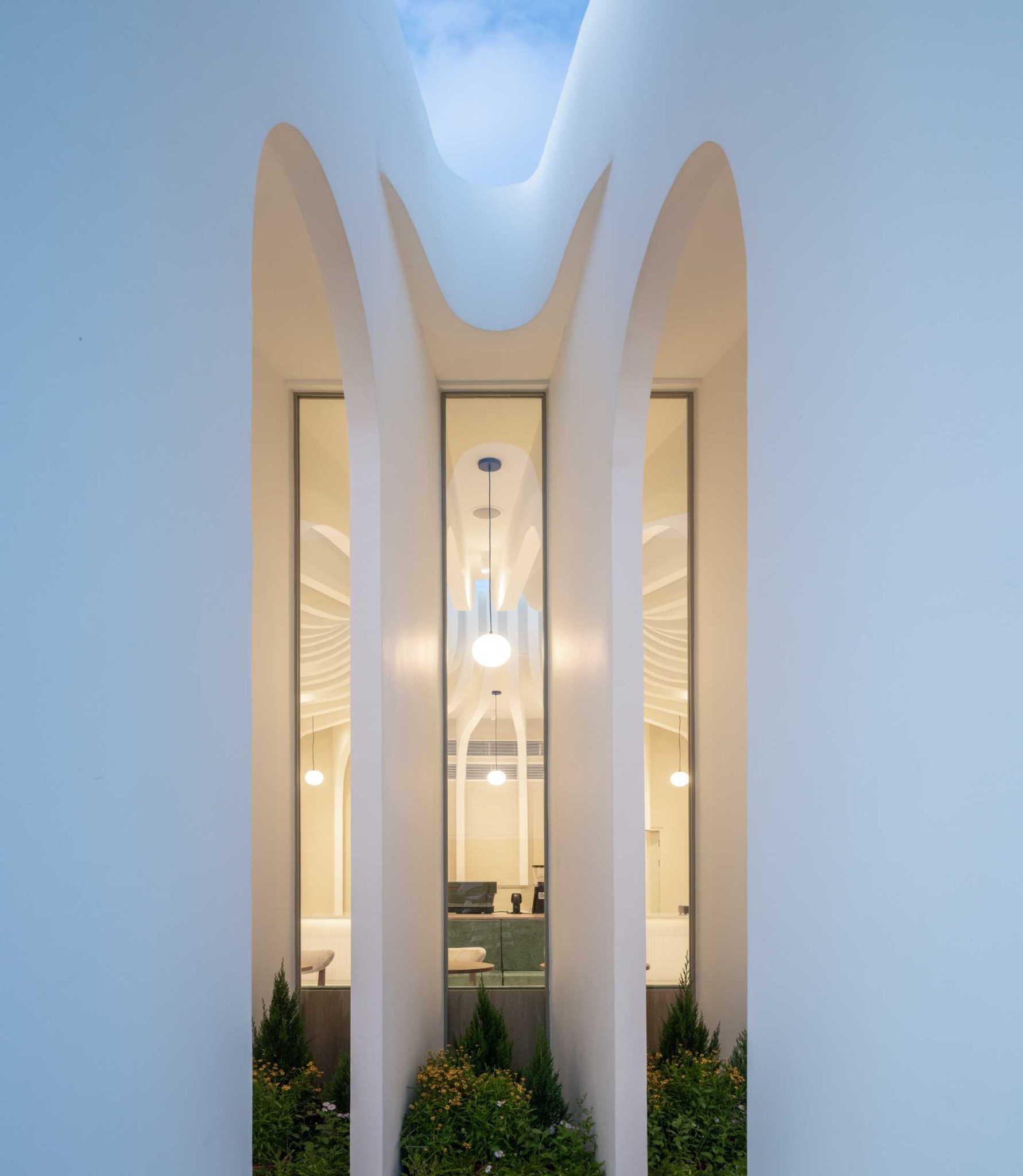 A Cafe Design That Draws Inspiration From The Flowers That Naturally ...