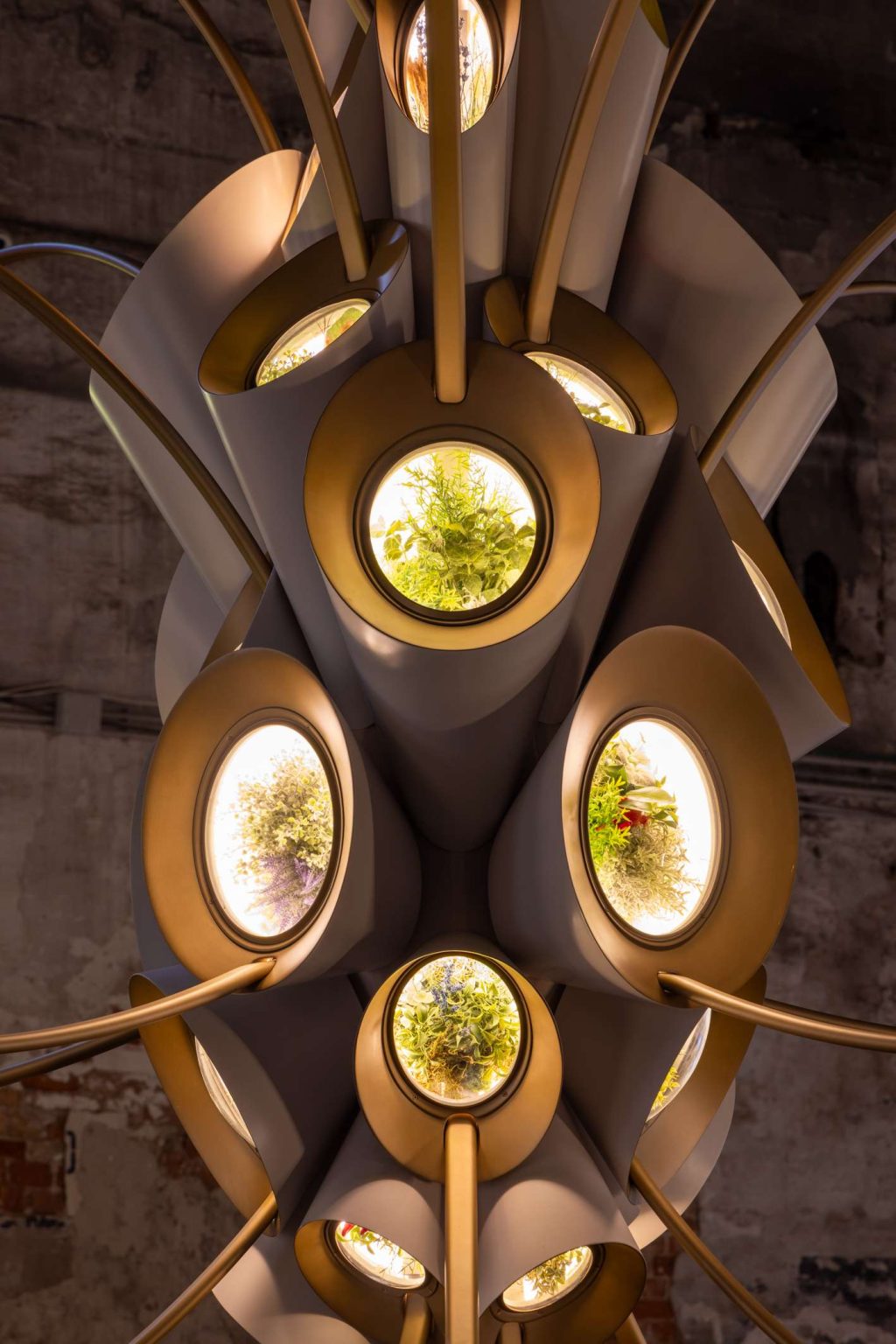 Heatherwick Studio’s Futuristic Greenhouse Debuts at Venice Biennale