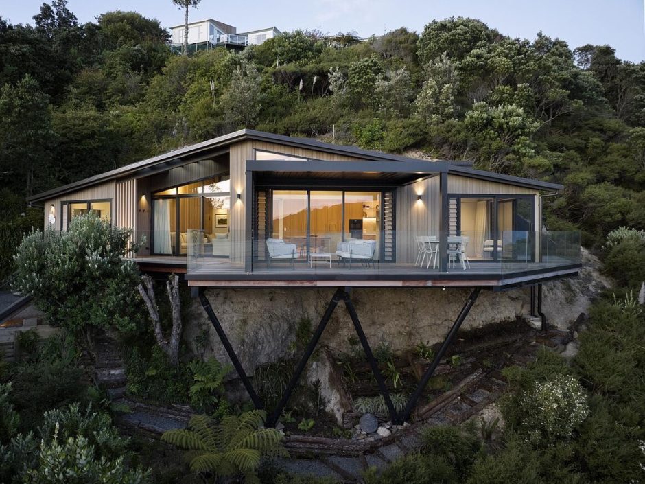 The Ocean Is Just Below: A Home That Hangs Off The Edge Of A Cliff