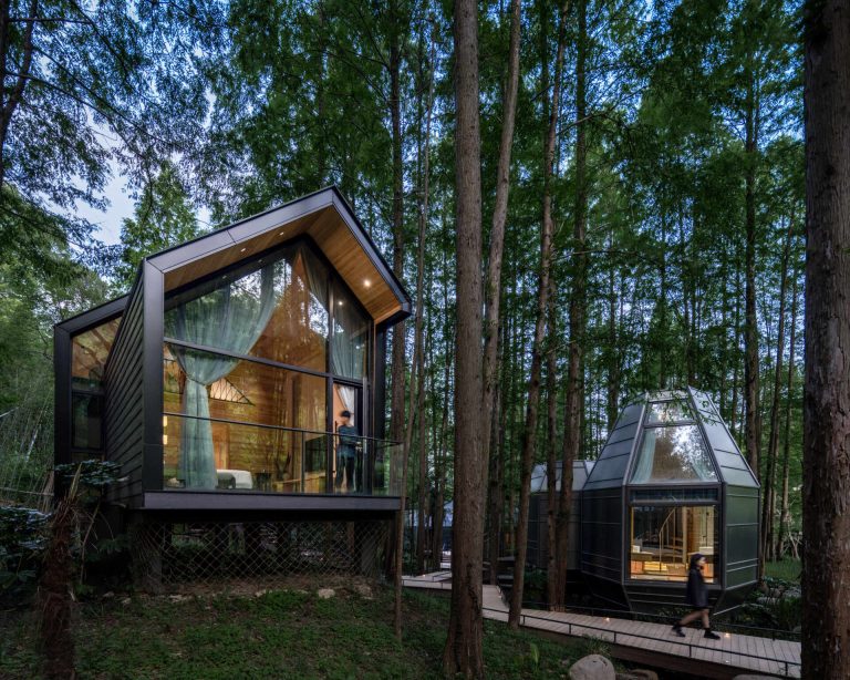This Chinese Forest Hotel Was Designed to Disappear Into the Trees