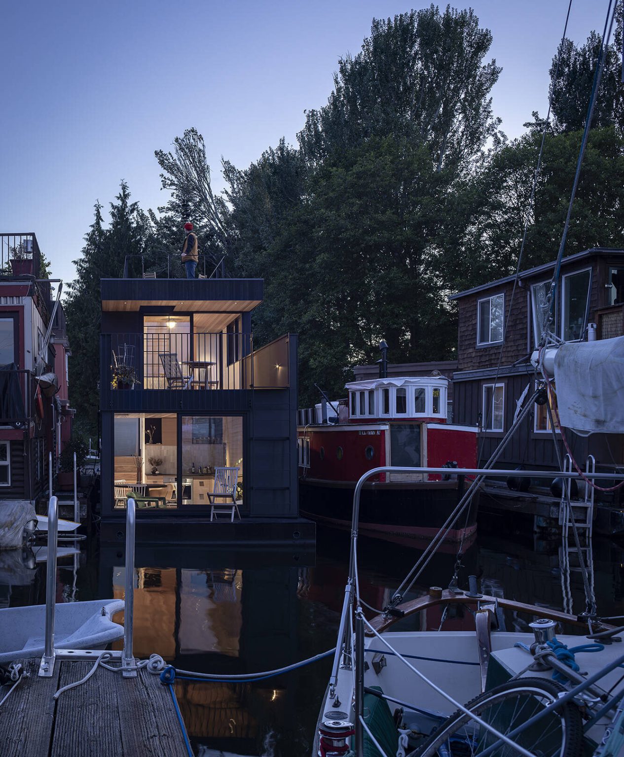 Inside a Houseboat That Feels Like a Home