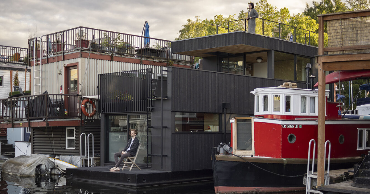 Inside a Houseboat That Feels Like a Home