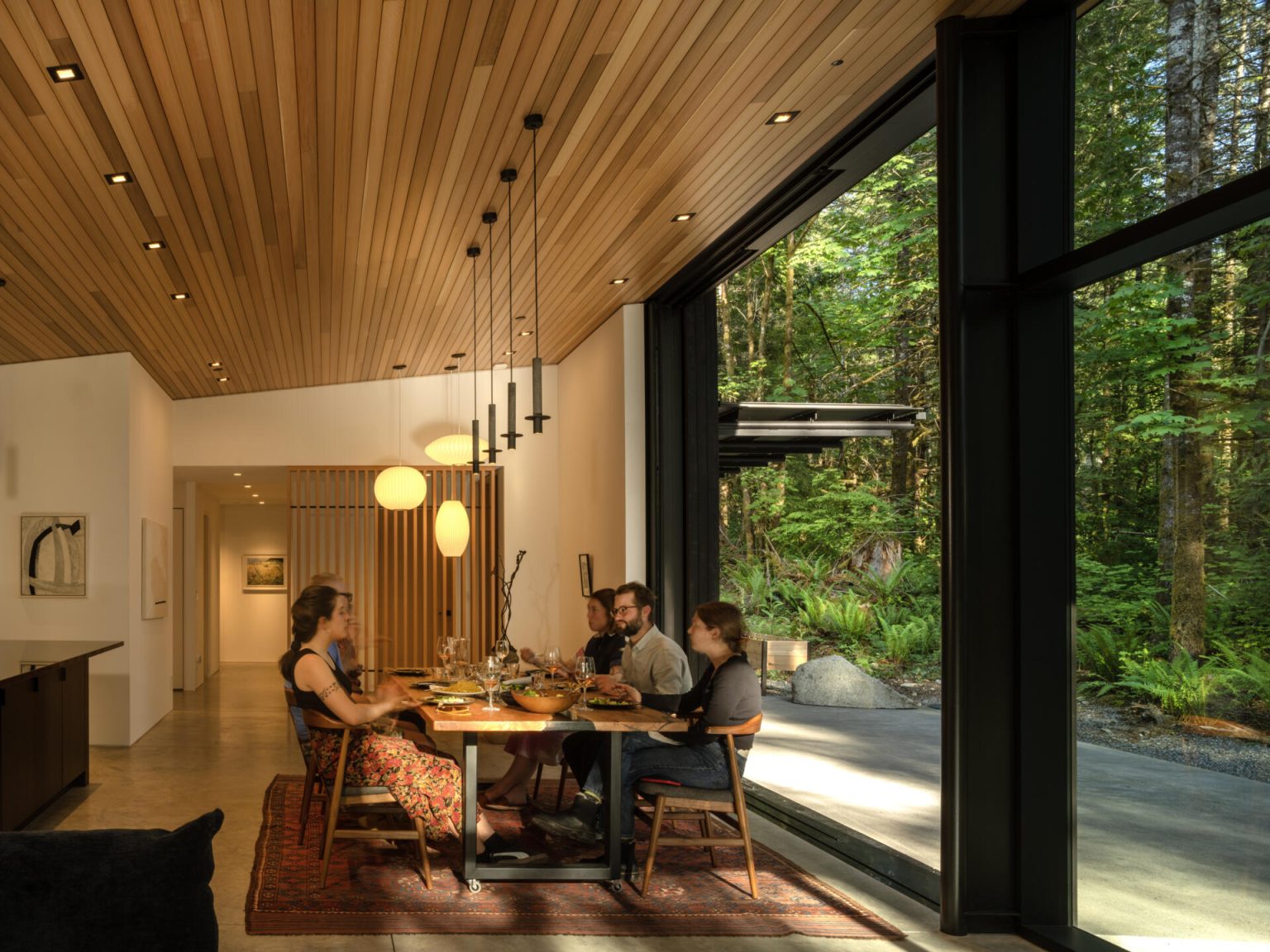 Inside the Forest Home That’s All About Light, Space, and Simplicity