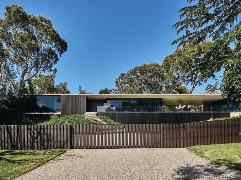 Inside a Striking Modern Home Hidden Behind a Sleek Timber Facade ...