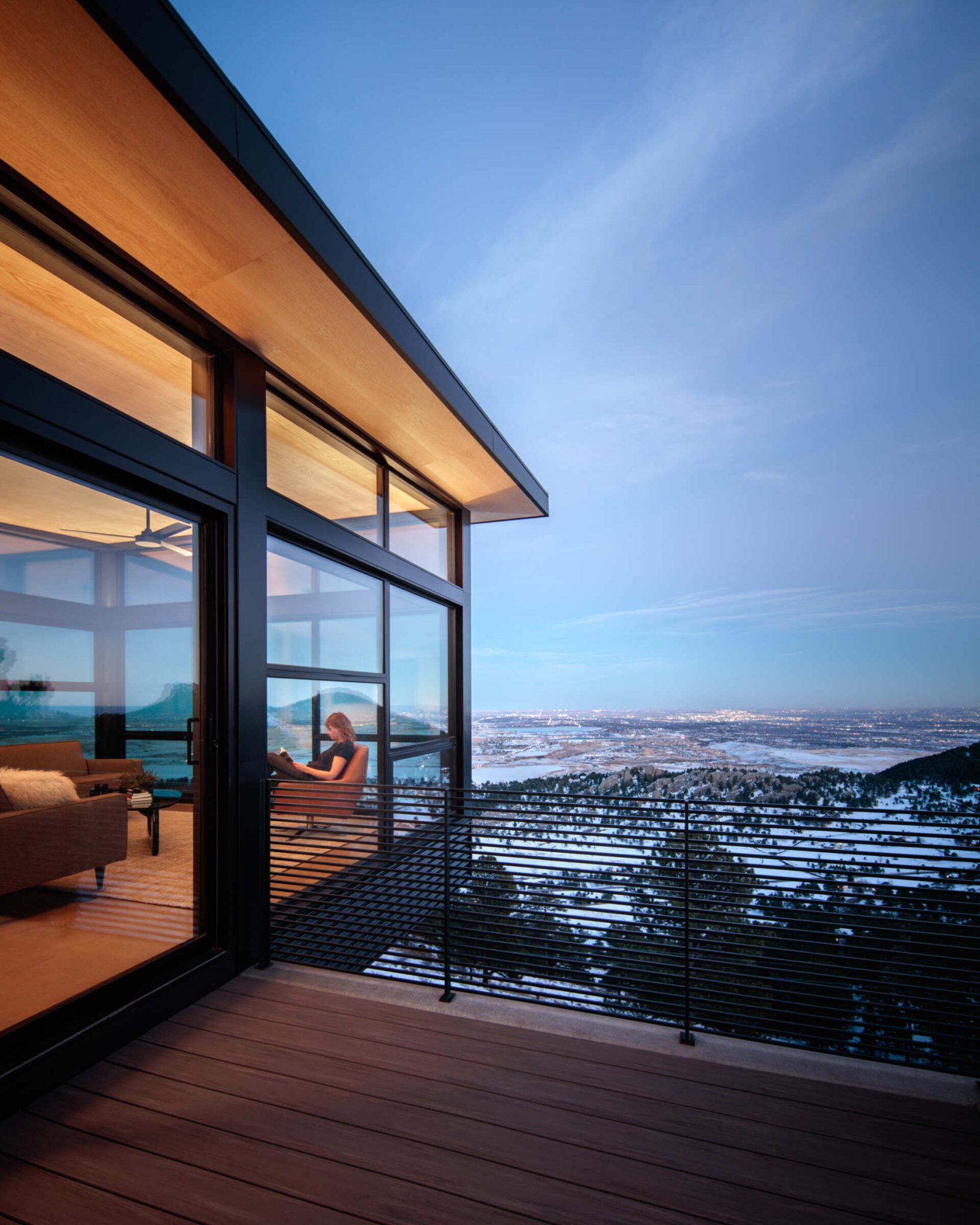 The Glass Box Living Room That Changes How You See the Mountains
