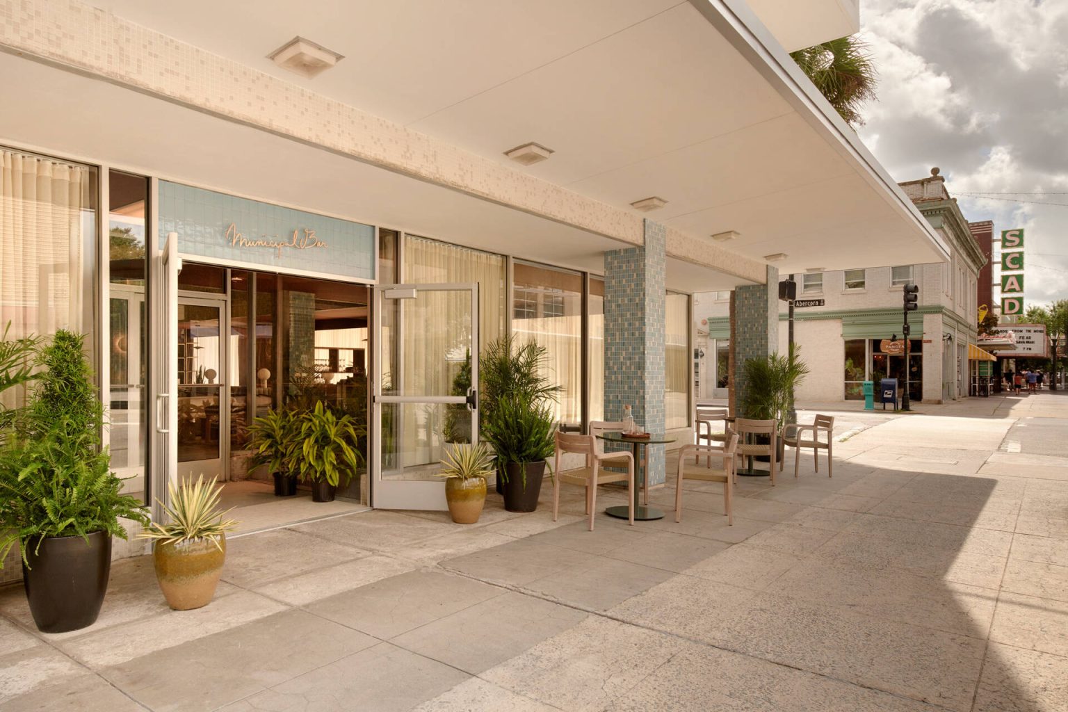 A 1960s Mid-Century Bank Becomes a Hotel Built for City Life