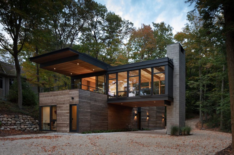 This Elevated Living Room Changed How a Home Meets the Shoreline
