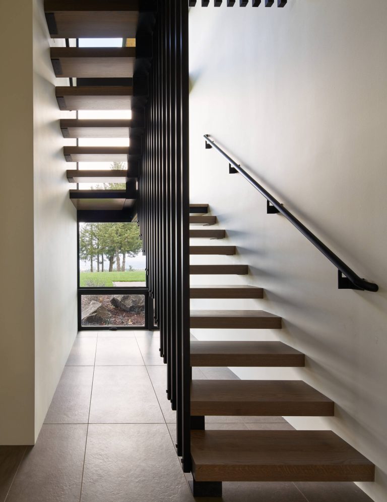 A Modern Home Blends Japanese Design Ideas with Oregon Landscapes